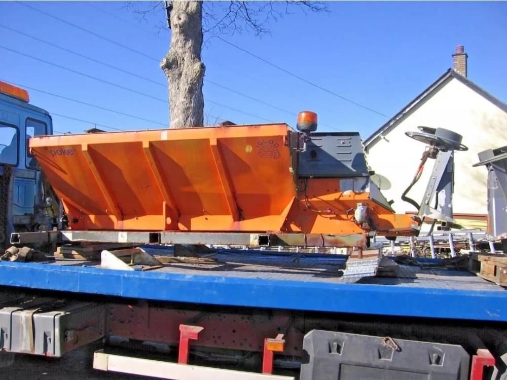 DIRECT COUNCIL BUNCE EPOKE S2300E GRITTER BODY C/W DONKEY ENGINE for ...