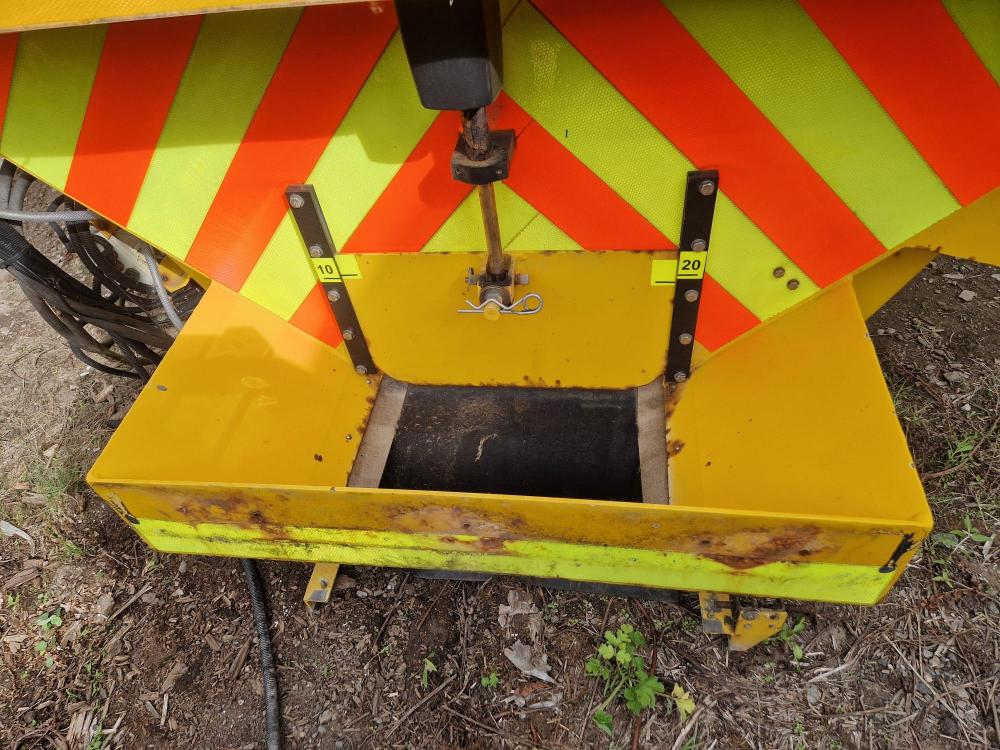 DIRECT HIGHWAYS AGENY TELSTAR GRITTER BODY / HOPPER for Sale - J. Sharples
